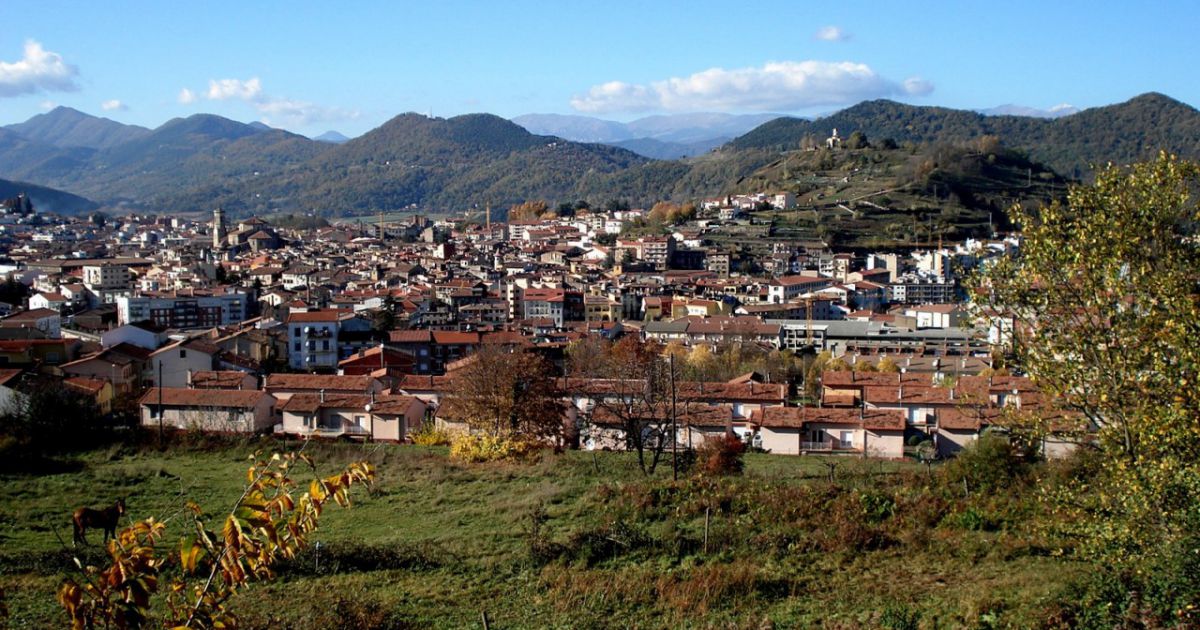 Olot and its volcanoes
